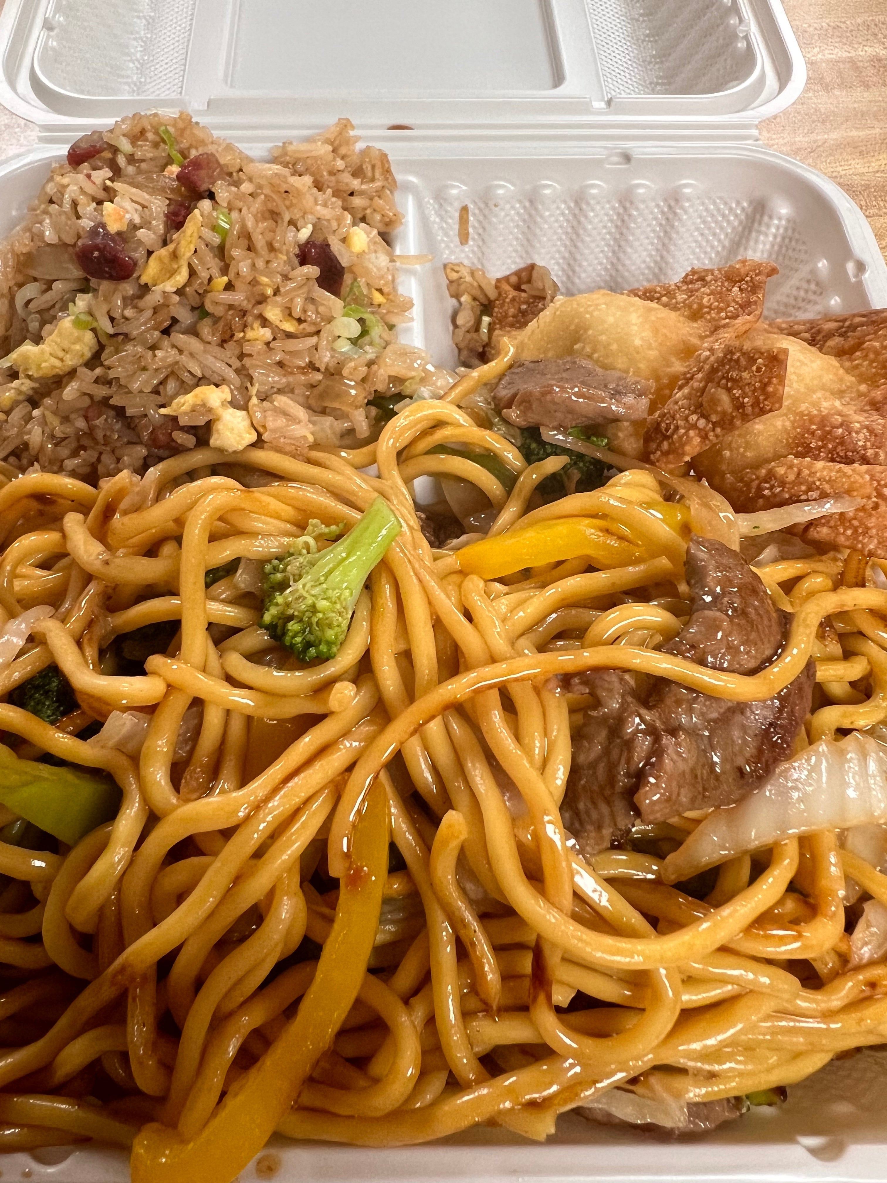 Beef Lo Mein Combo | Lin's Takeout Kitchen